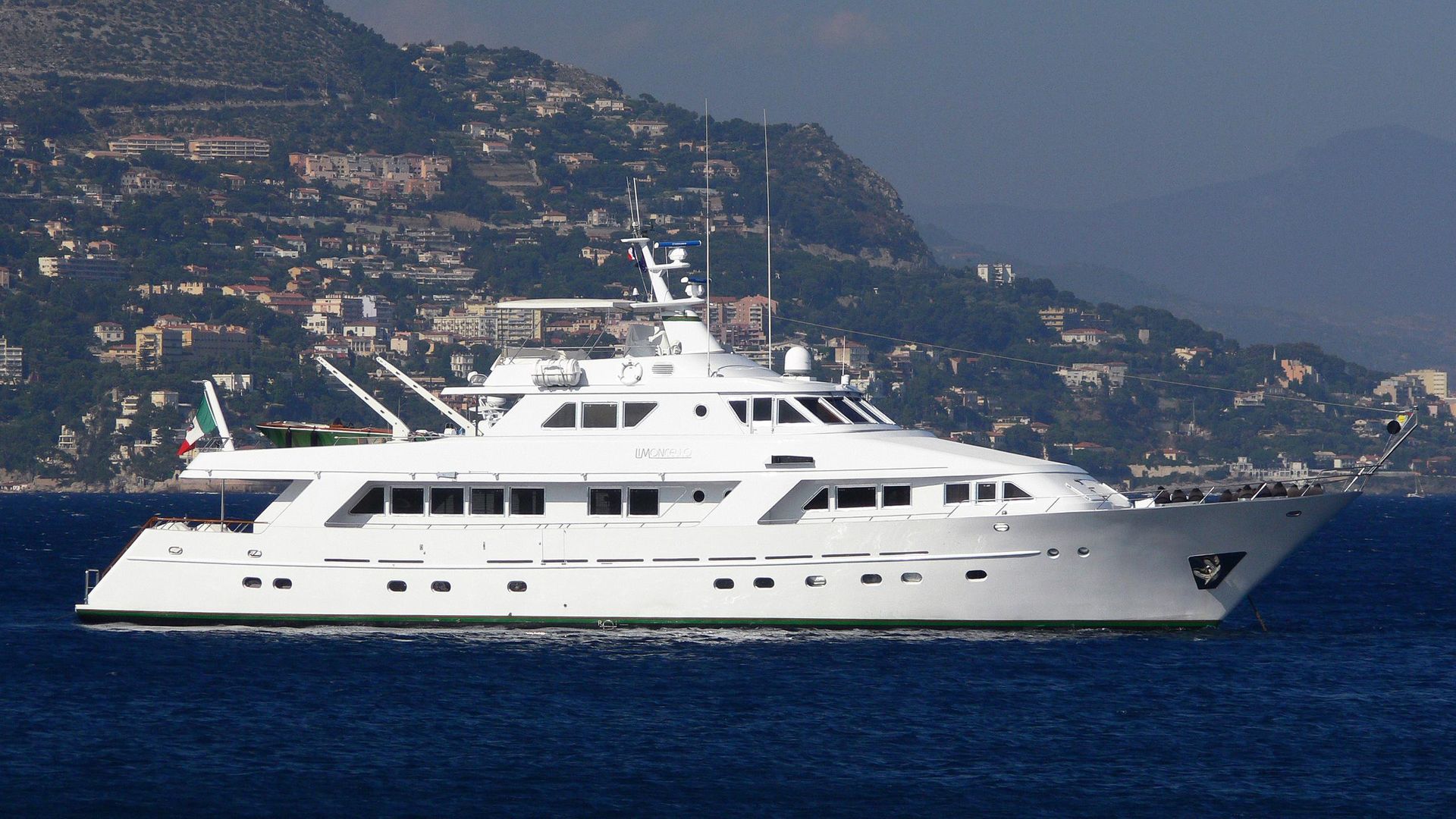 Alma yacht (Benetti, 35.51m, 1984)